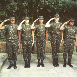 Sassá e Amanda iniciam estágio básico do Exército Brasileiro | Notícias ...